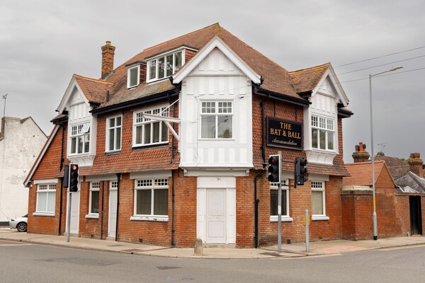 The Bat And Ball - Canterbury