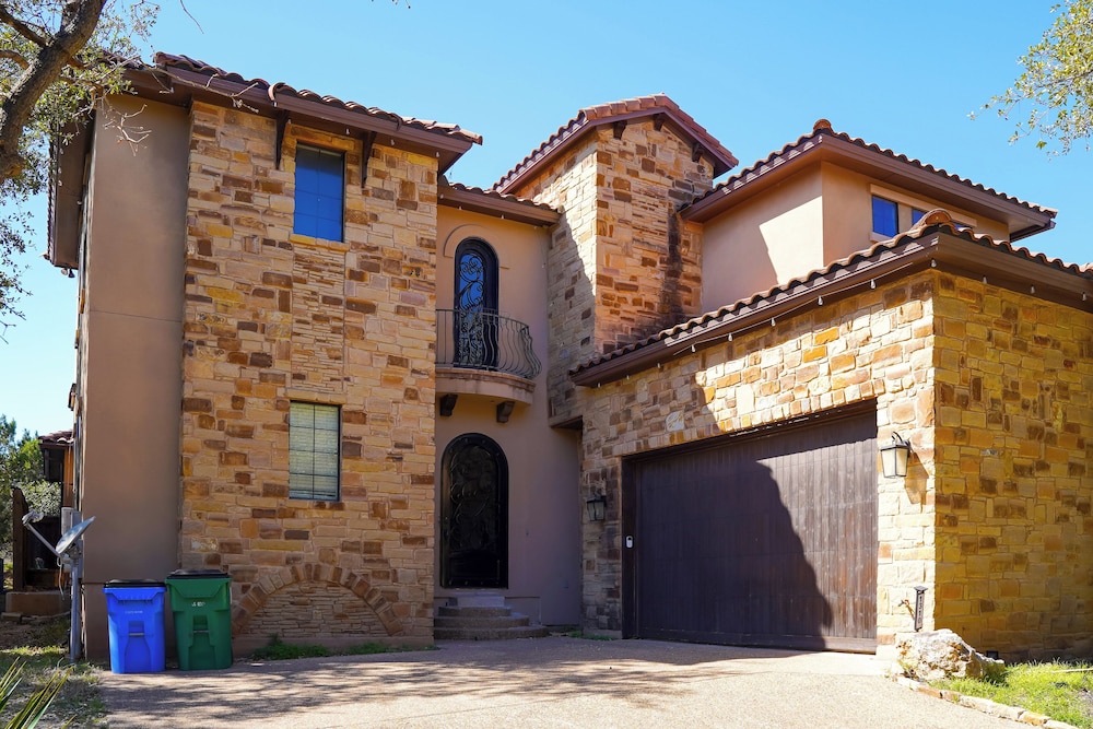 Stylish Lake Austin Retreat W/ Ev Charger! - Lakeway, TX