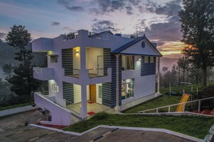 Villa de Luxo, vista para a montanha | 4 quartos, Wi-fi grátis, roupa de cama fornecida 