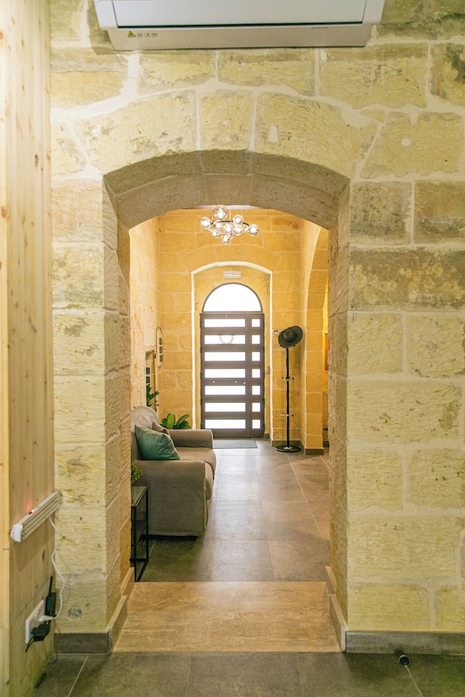 Sunrise Lodge - Malta