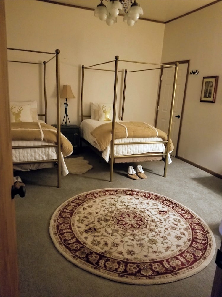 Choice accommodation located in the "Infamous Wind River Mountains" of ...