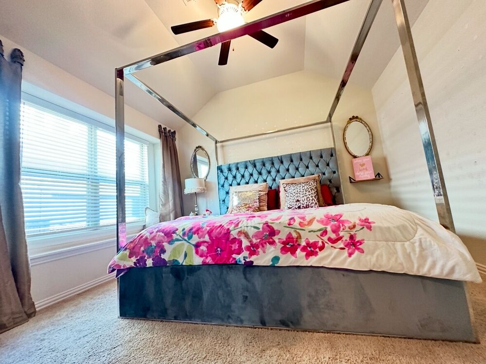 Peaceful Getaway Close To The City. Minutes To Everything. Amenities Galore! - Pearland, TX