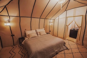 Quarto Duplo Deluxe, vista deserto | Lençóis de algodão egípcio, roupa de alta qualidade 