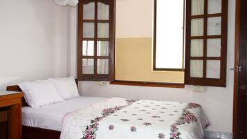 Quarto Individual Comfort | Secretária, secretária adequada para computadores portáteis