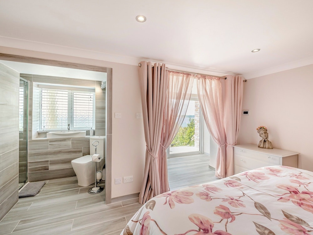 Crownhill Bay Garden Suite - Uk47511 - Plymouth
