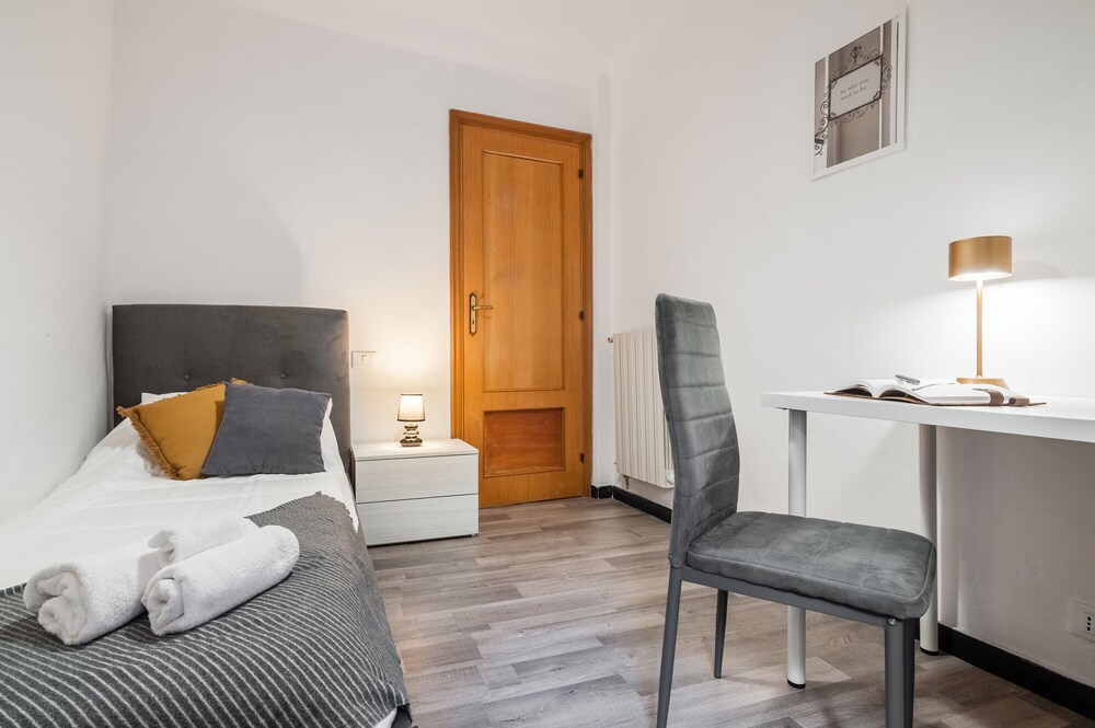 Apartment 'Genova Centro Storico E Acquario' with Wi-Fi - Molo | Vrbo