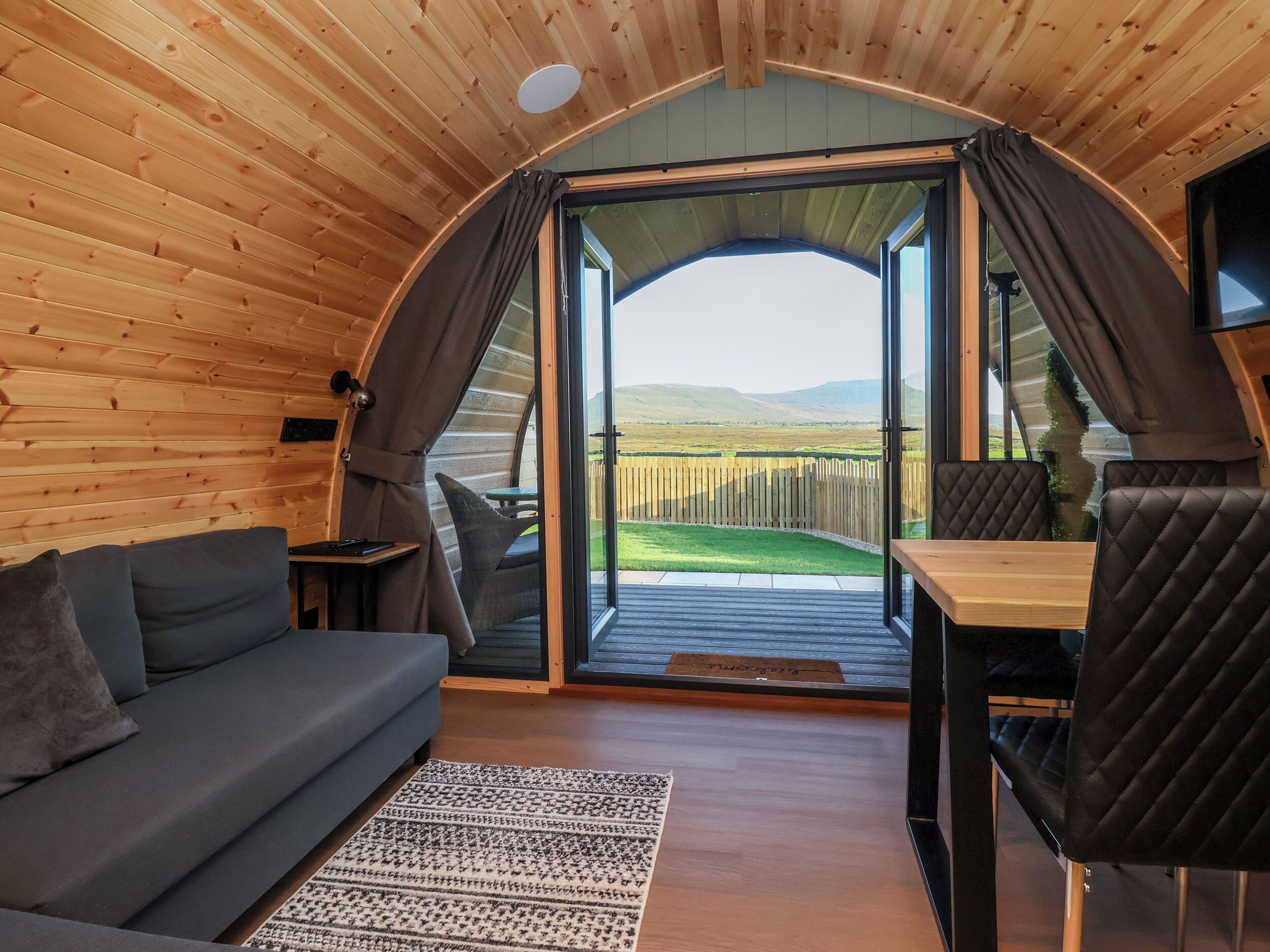 Woodpecker, Family Friendly, With Hot Tub In Ingleton - Lancashire