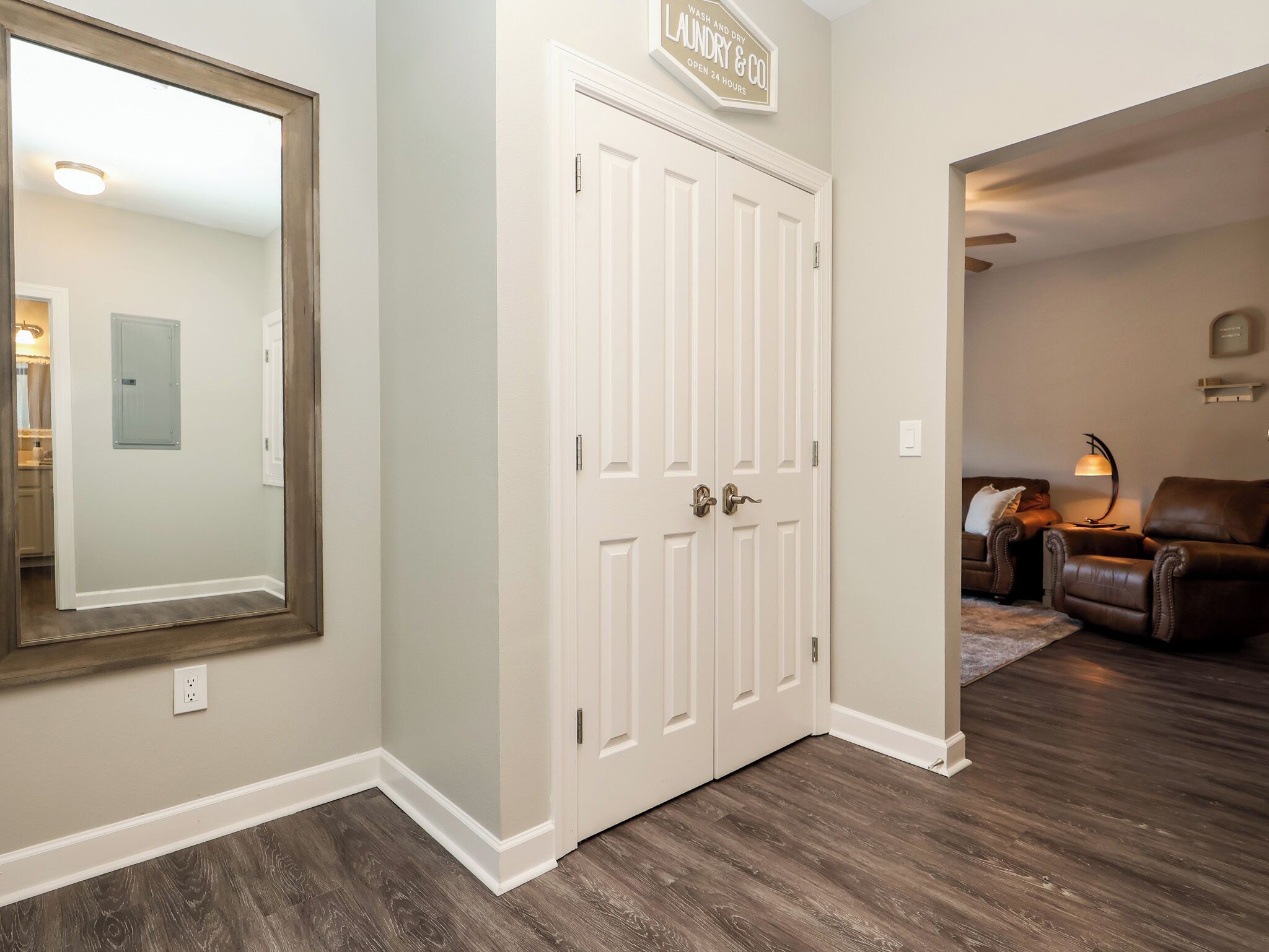 Fully Renovated 2br Condo Walking Distance To Ole Miss Campus! - Oxford, MS