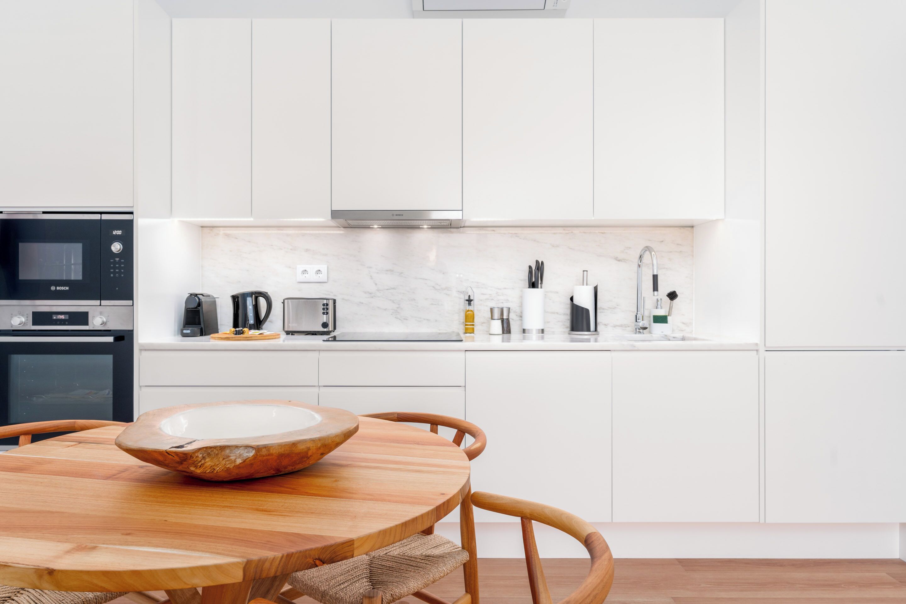 Apartamento Comfort, 2 quartos (Sofa bed) | Cozinha privada | Um frigorífico, um micro-ondas, um forno, uma placa de cozinha 
