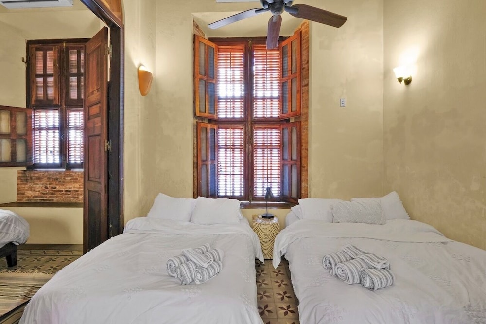 Historic Rum Baron's Mansion In Best Location! - San Juan