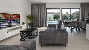 Villa Deluxe, 4 quartos, piscina privativa, vista para a piscina | Vista do quarto