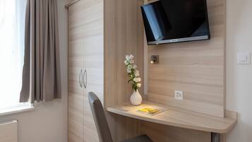 Quarto casal ou duplo, vista para o parque | Roupas de cama antialérgicas, edredons de pluma, escrivaninha