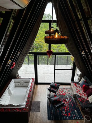 Chalé luxo, vista para o vale, ao lado da montanha | 1 quarto, roupas de cama premium, individualmente decorados