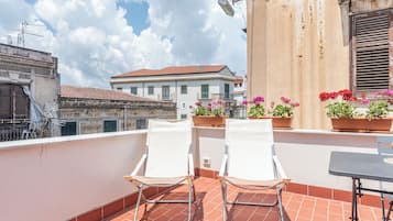 Apartamento, Vista para a cidade | Vista do quarto