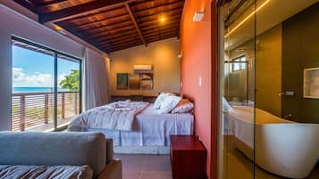 Quarto de Luxo, vista para o mar | Ferro/tábua de engomar, Wi-fi grátis, roupa de cama fornecida