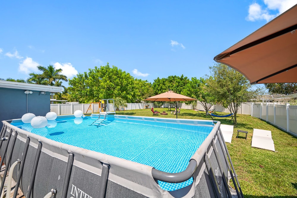 Paradise Haven- Amazing 4br Oasis With Pool - Bradenton, FL