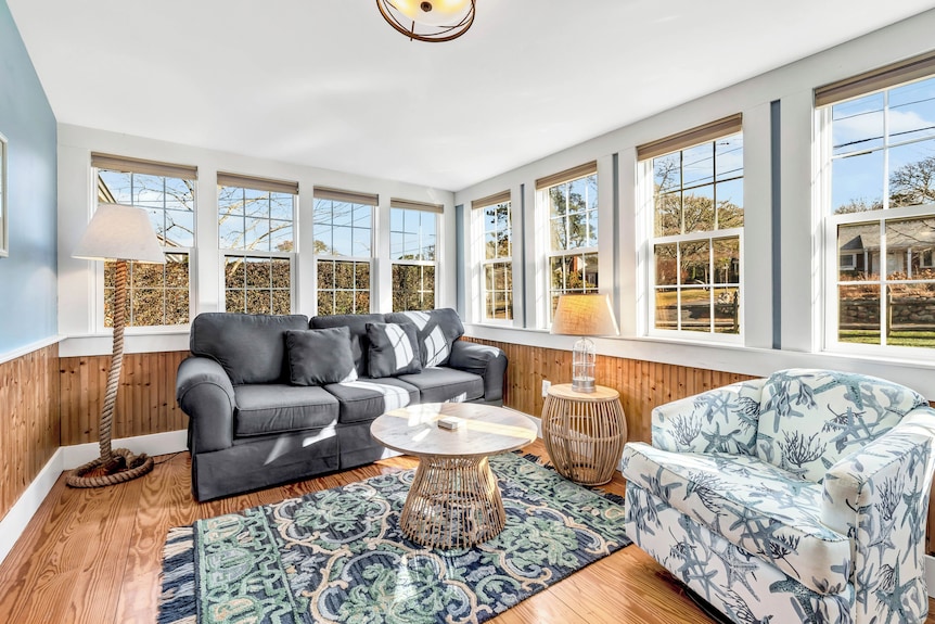 Beach Bungalow: Steps To Beach, Luxury Family Fun - Harwich, MA