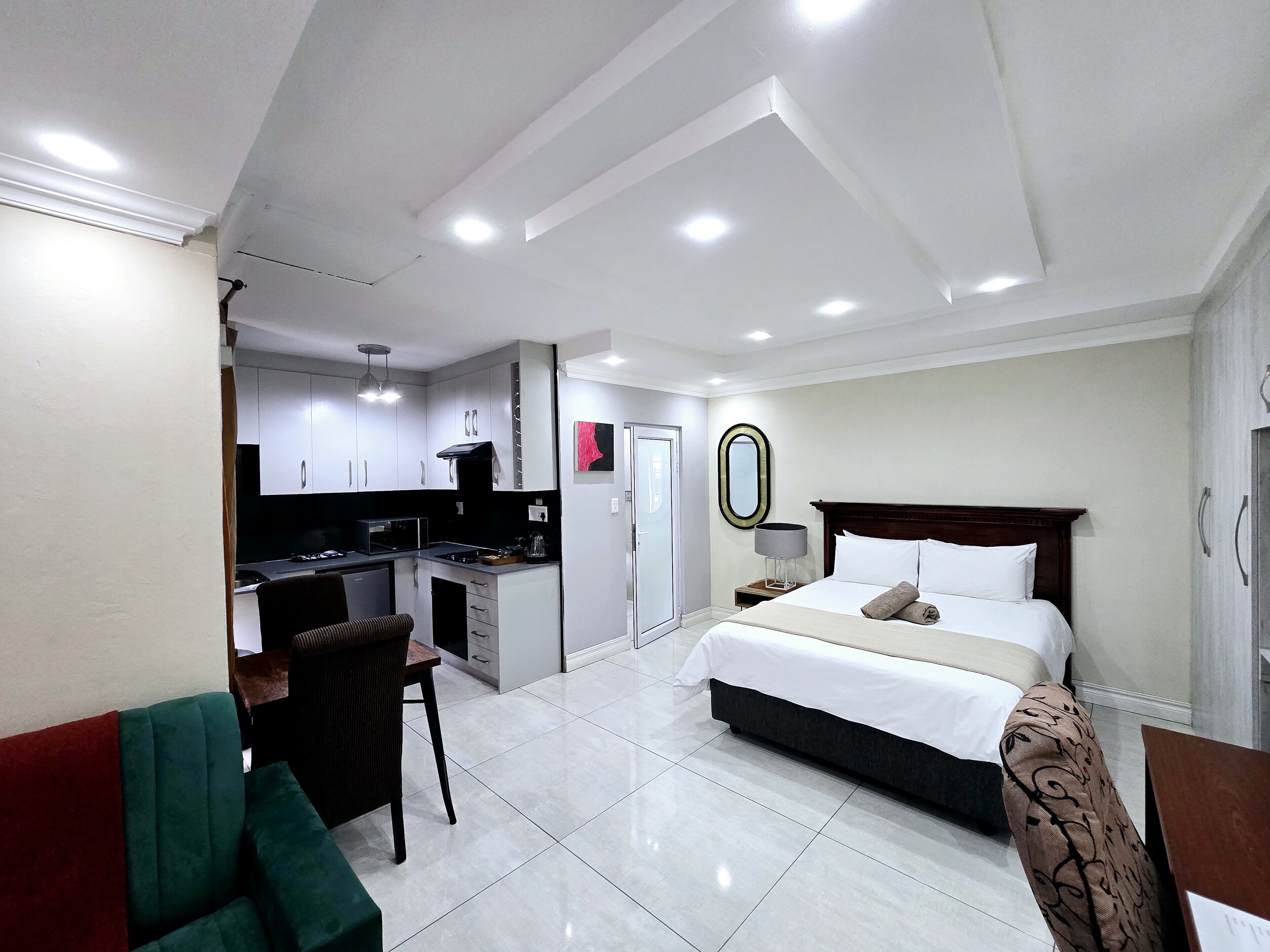 Waterfall City Guest Lodge - Executive Suite - Midrand