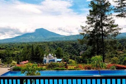 The Balcone Suites & Resort