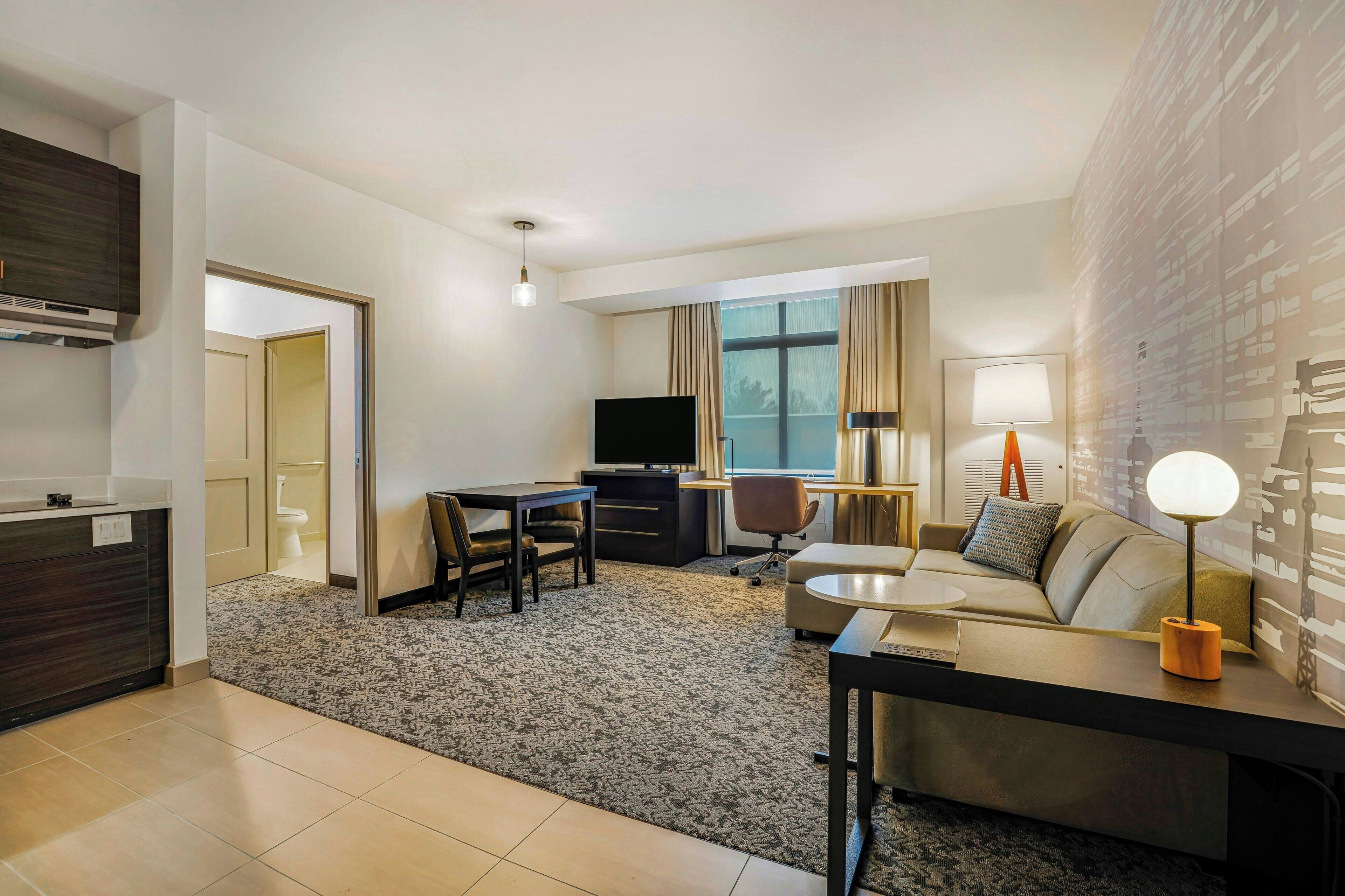 Smart TV 55 polegadas com canais via satélite, Netflix, Hulu