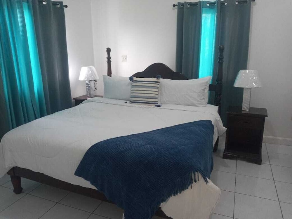 Luxury Suite With Breathtaking City And Ocean View. - Montego Bay