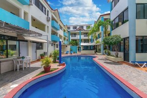 2 piscinas exteriores 