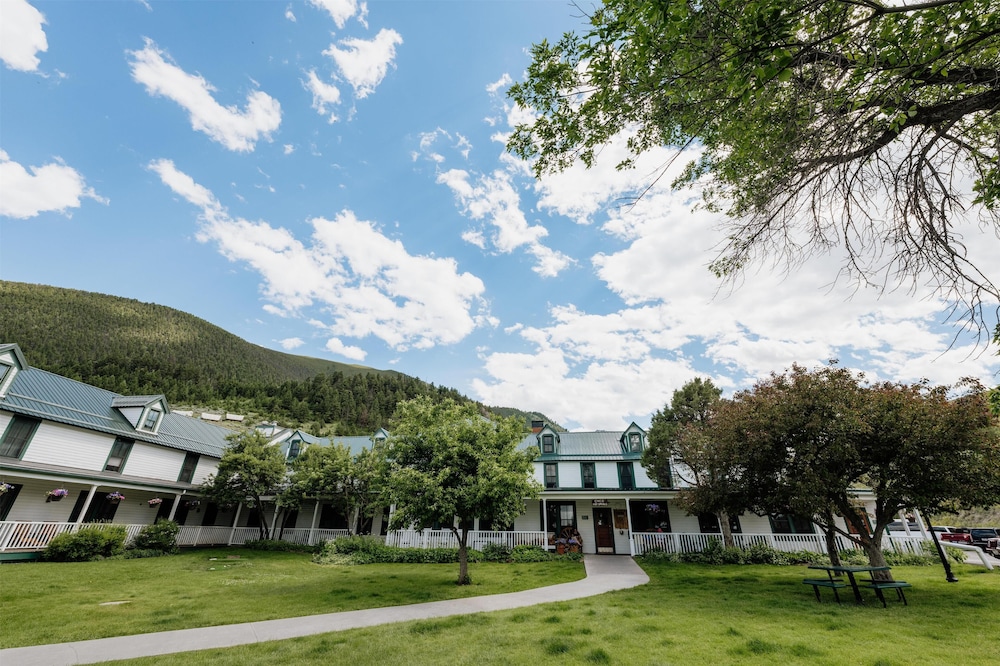 Chico Hot Springs Resort & Day Spa - Emigrant, MT