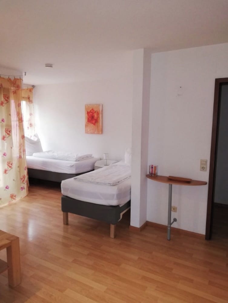 Einzimmerapartment '1 Zimmer Appartement 17' Mit Balkon Und Wlan - Bad Krozingen