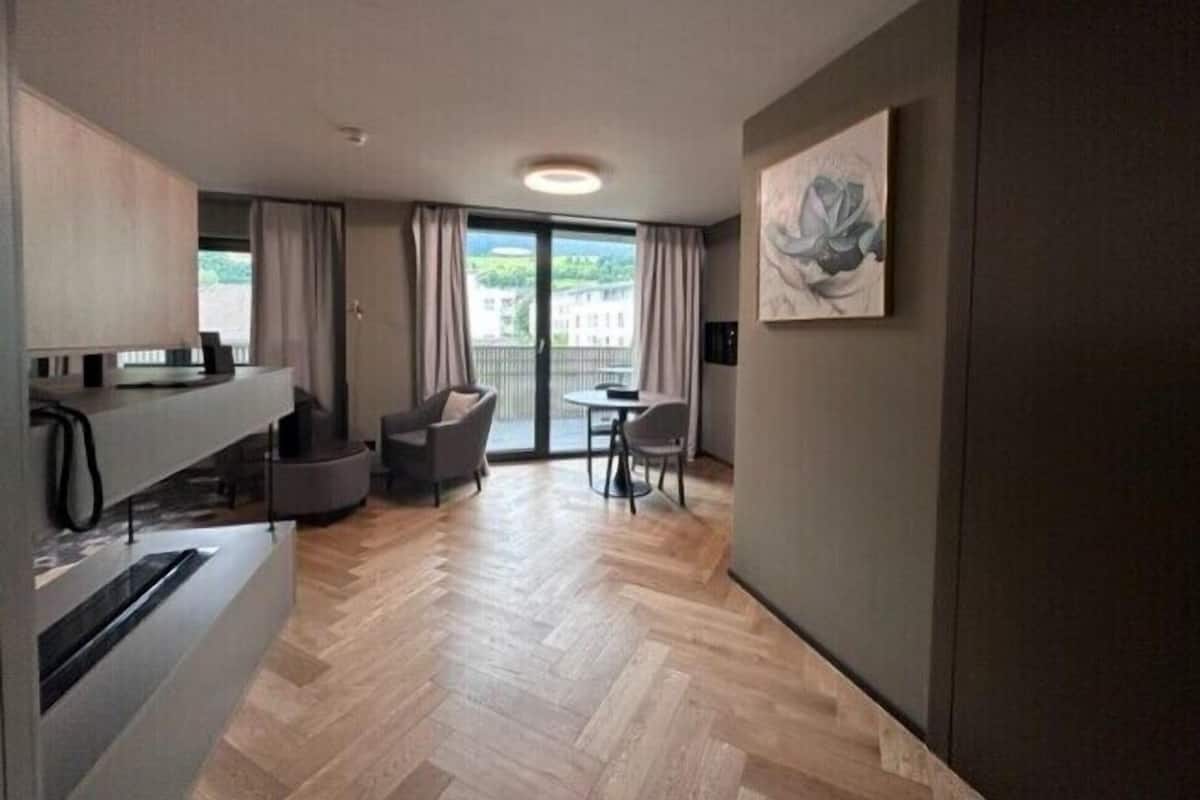 Suite Superior | Sala de estar | Smart TV, brinquedos