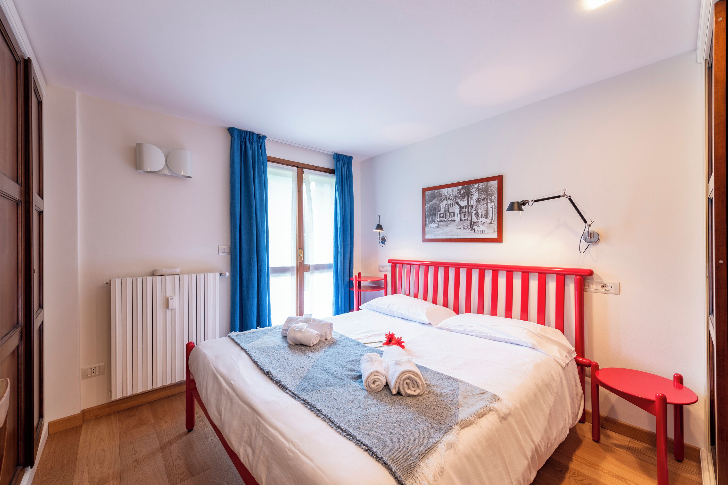 Apartamento Familiar, vários quartos (Plan Gorret Wonderful Flat In) | 3 quartos, secretária adequada para computadores portáteis 