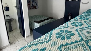 5 quartos, escrivaninha, espaço de trabalho para notebook