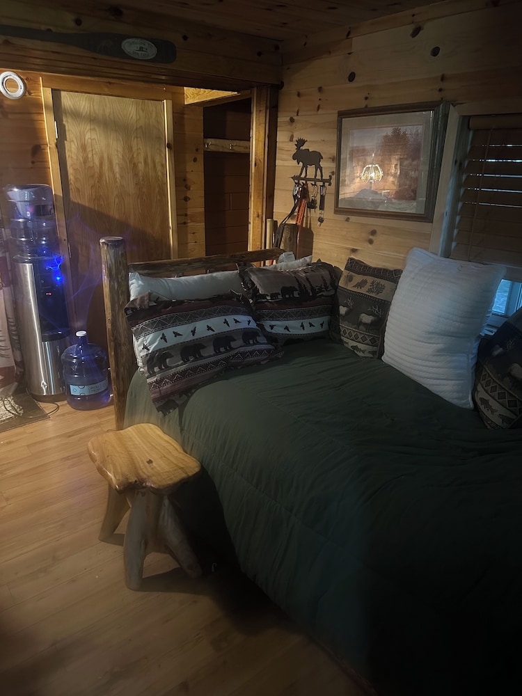 A Stream runs through it. Comfy little cabin with a stream by your ...
