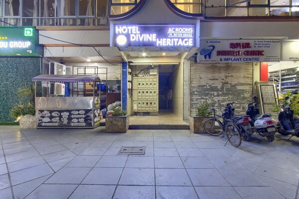 Hotel Divine Heritage - Vadodara