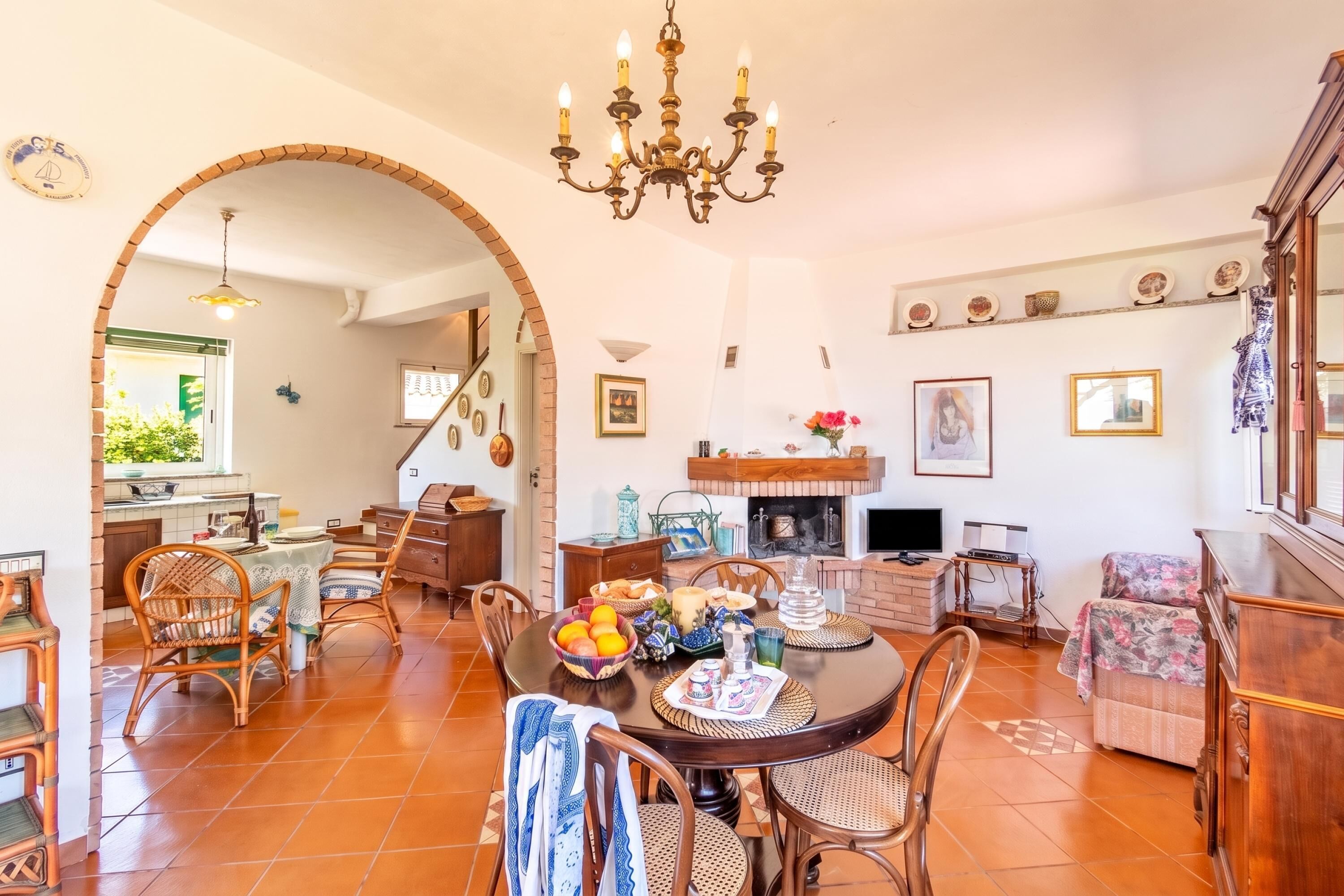 Villa Familiar, 3 quartos, 2 casas de banho (Villa Maria Luisa vista mare,) | Restaurantes