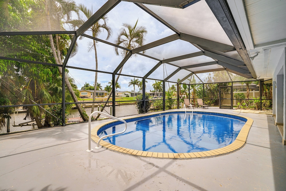 4 Mi To Beach W/ Boat Dock: Cape Coral Retreat - Sanibel Island, FL