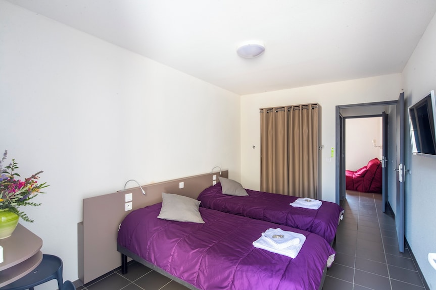 Maisonnette In The Heart Of A Vacation Village, Close To The Ardèche Gorges. - Ruoms