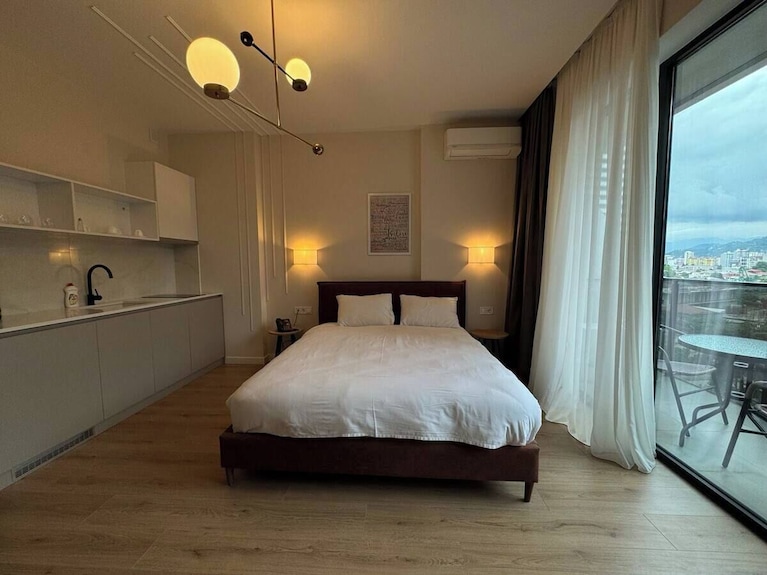 Mountain View Apartment\n\n - 바투미