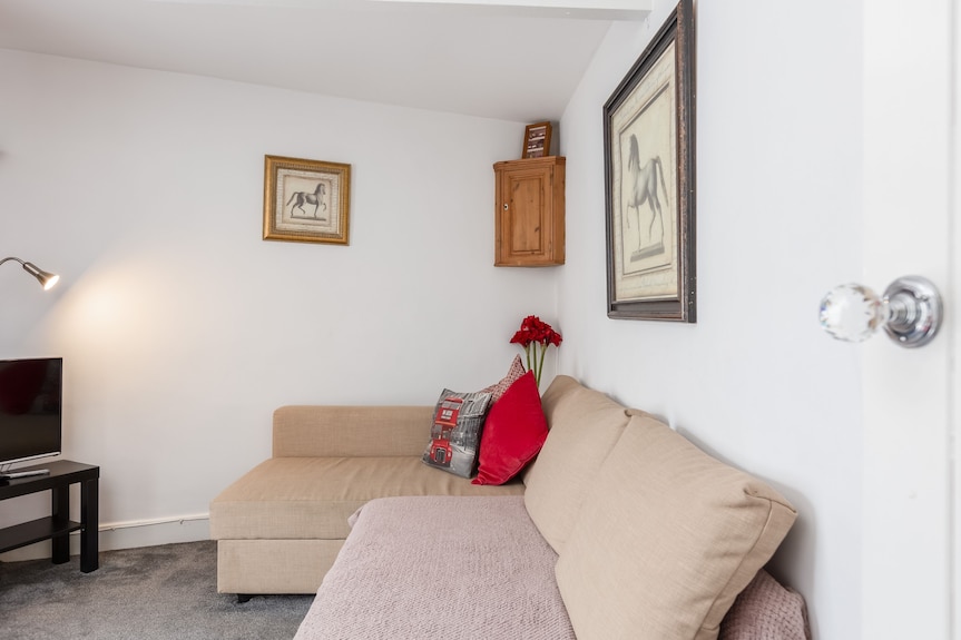 Grade Ii Quirky Yorkshire Cottage - Ilkley