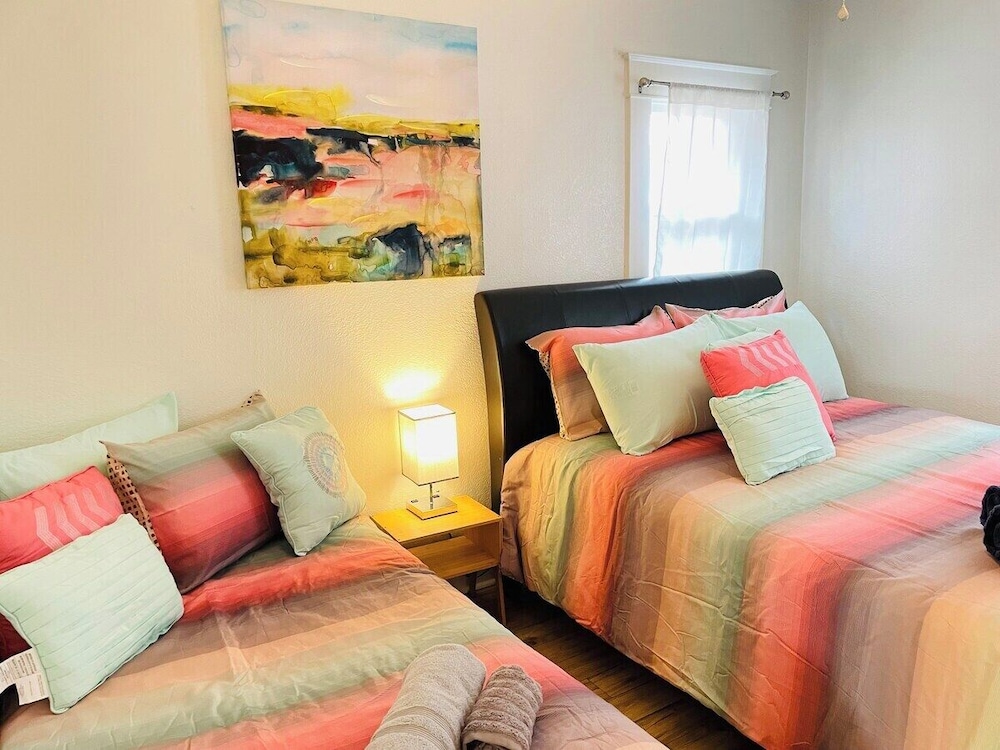 3bedroom/1.5bath/pet Ok/sleeps8 - Reno, NV