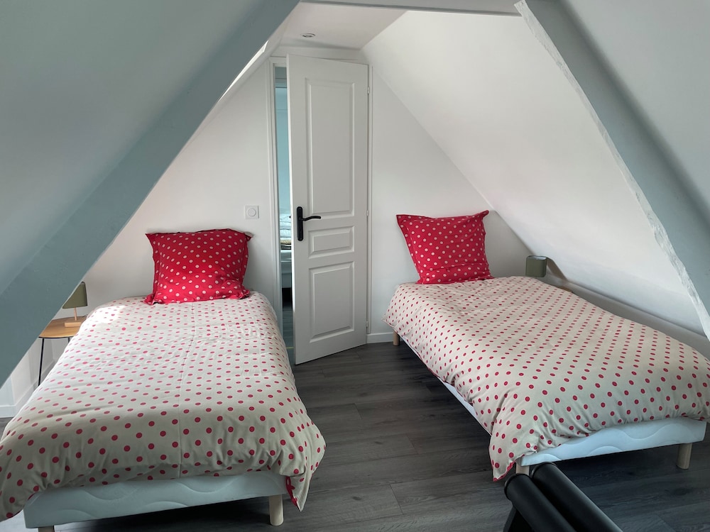 New home in quiet hamlet close to beaches. - Rue | Vrbo