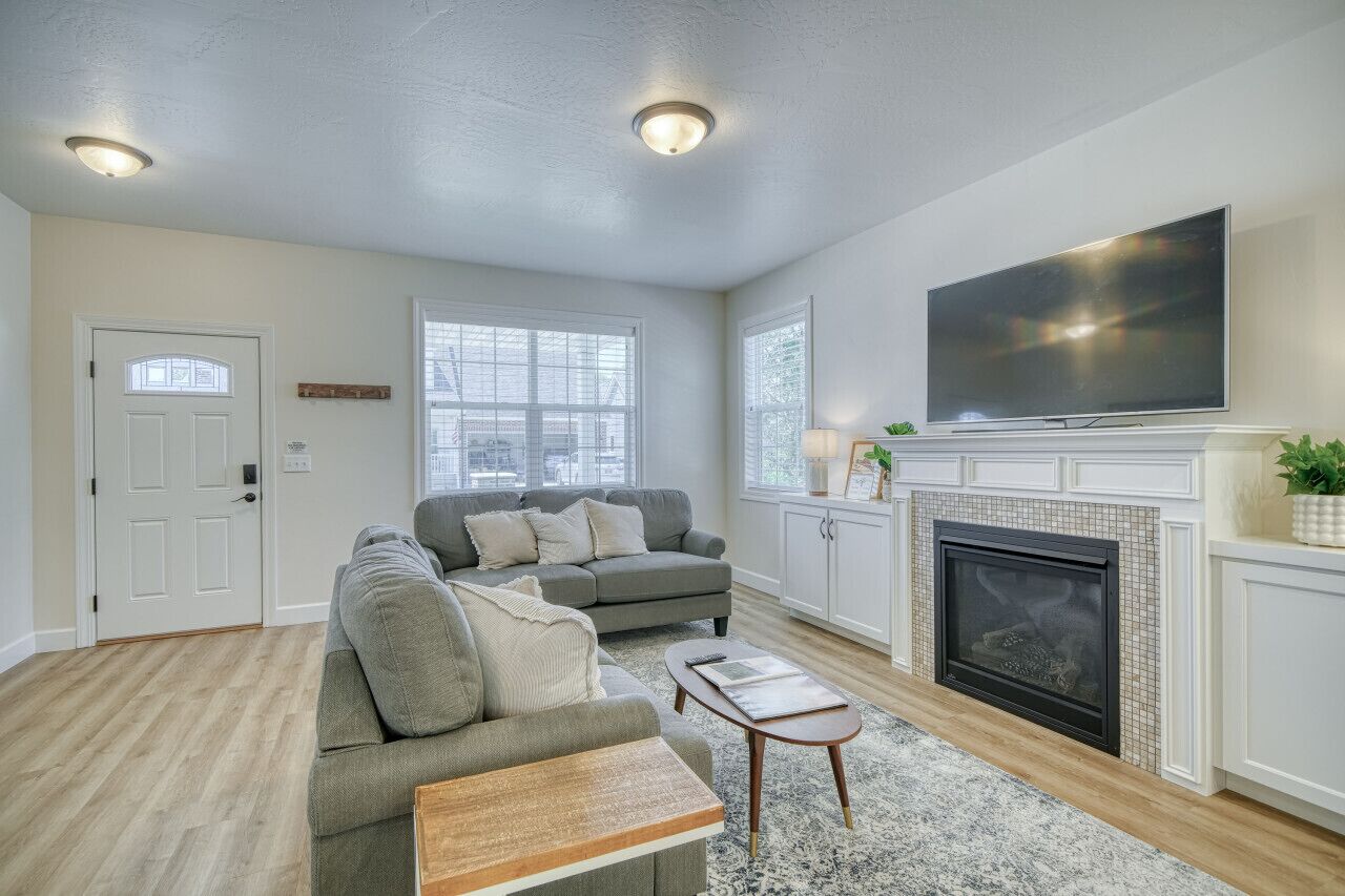 Charming Modern Retreat In Rexburg - Rexburg, ID