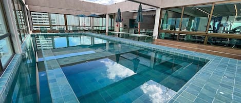 Piscina externa, piscina aquecida