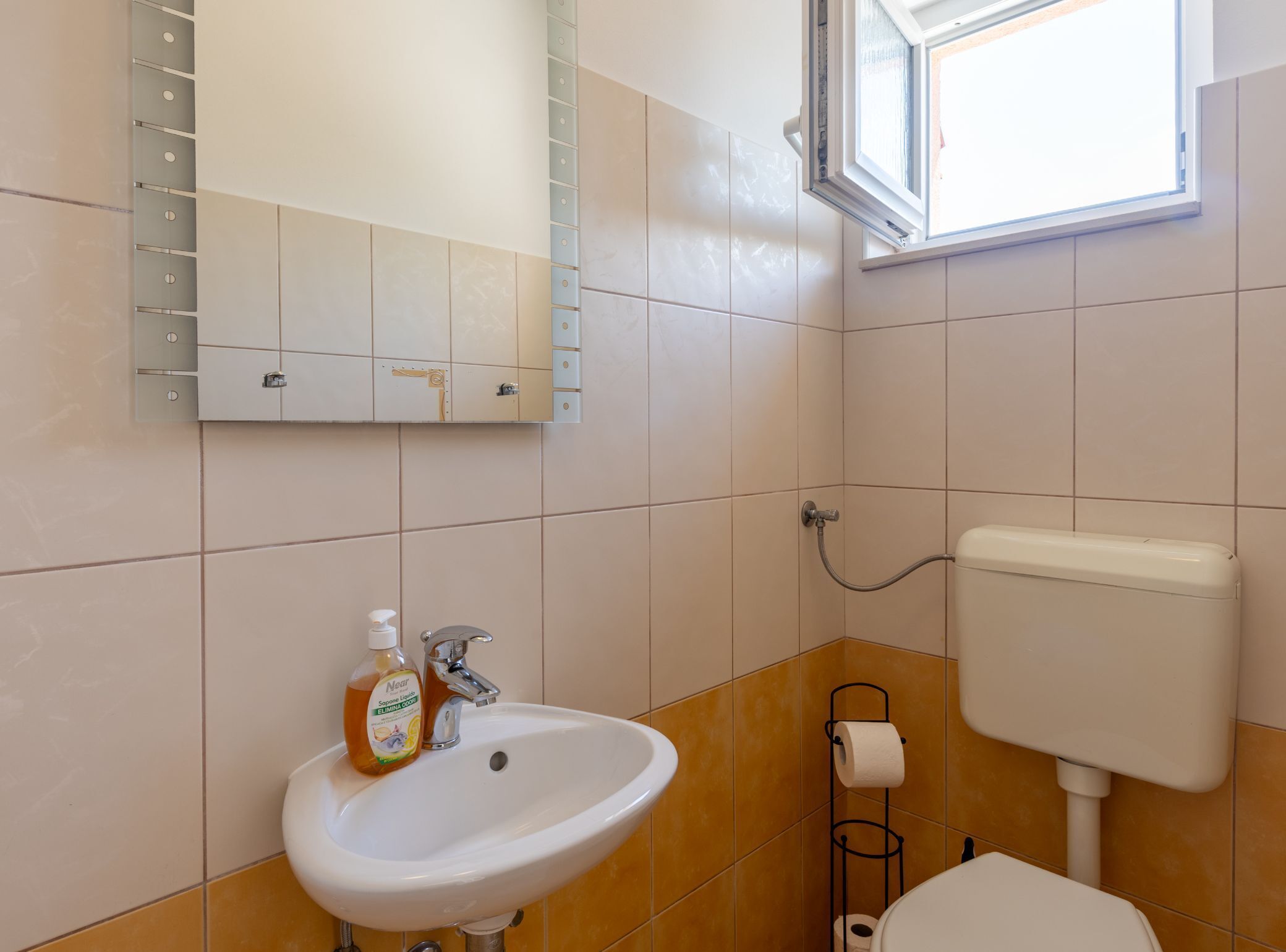 Villa (Villa SABINA - Breg Ivanovci - Three ) | Casa de banho | Um polibã, toalhas fornecidas 