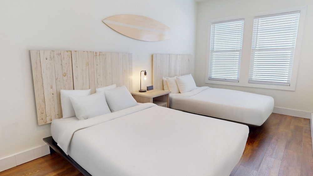 Beach House: Pool, Boardwalk, 1 Min To Beach - Ocean City, NJ