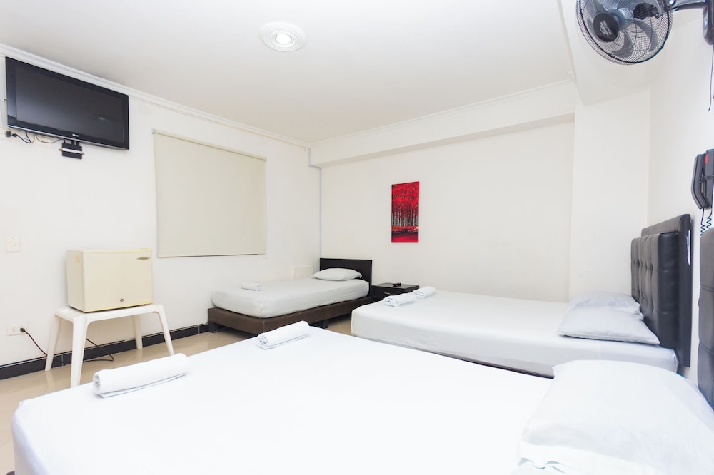 Estupenda Habitación Quíntuple - Medellín