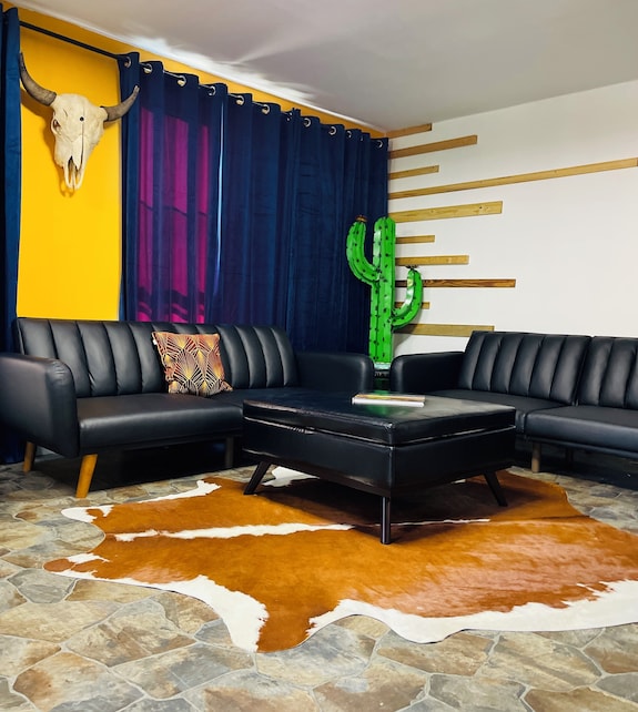 Space Cowboy Cabin/studio - Lake Whitney, TX