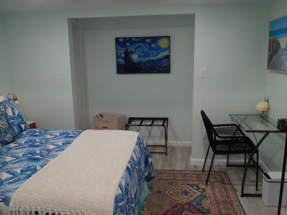Santa Barbara Mermaid's Cove- Cozy 1-bedroom Apartment With A/c, Wifi, And W&d - Santa Barbara