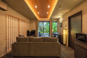 Apartamento Comfort em Condomínio Fechado, 1 quarto, varanda, vista para o jardim | Minibar grátis, cortinas/cortinados opacos, Wi-fi grátis 