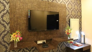 Quarto real | Roupas de cama premium, escrivaninha, quartos à prova de som