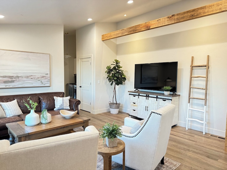 New & Luxurious! Fairview Retreat @ The Big Black Barn. Mins To Gnp & Wfish. Ac. - Glacier National Park